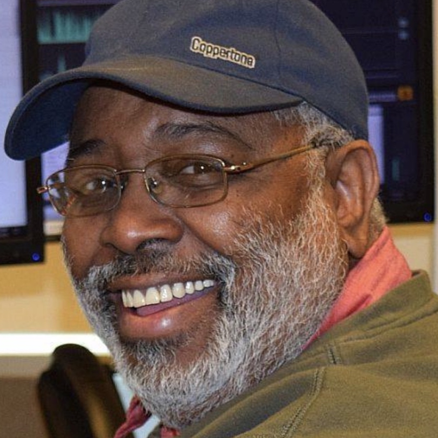 Robservations: Patrick Elwood joins Dina Bair as WGN midday co-anchor; Kate Van Etten leaves ...