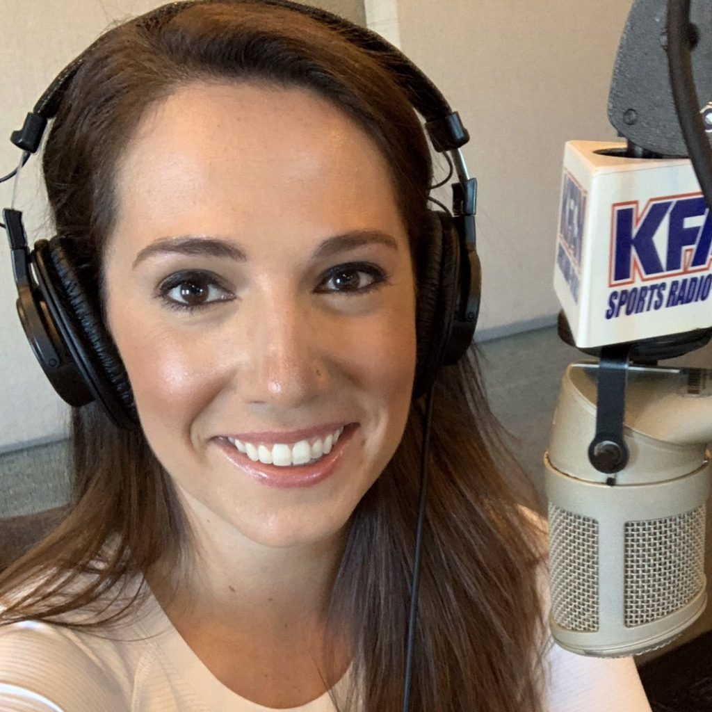 Robservations: Fox 32 hires Anita Blanton as morning anchor; Courtney ...